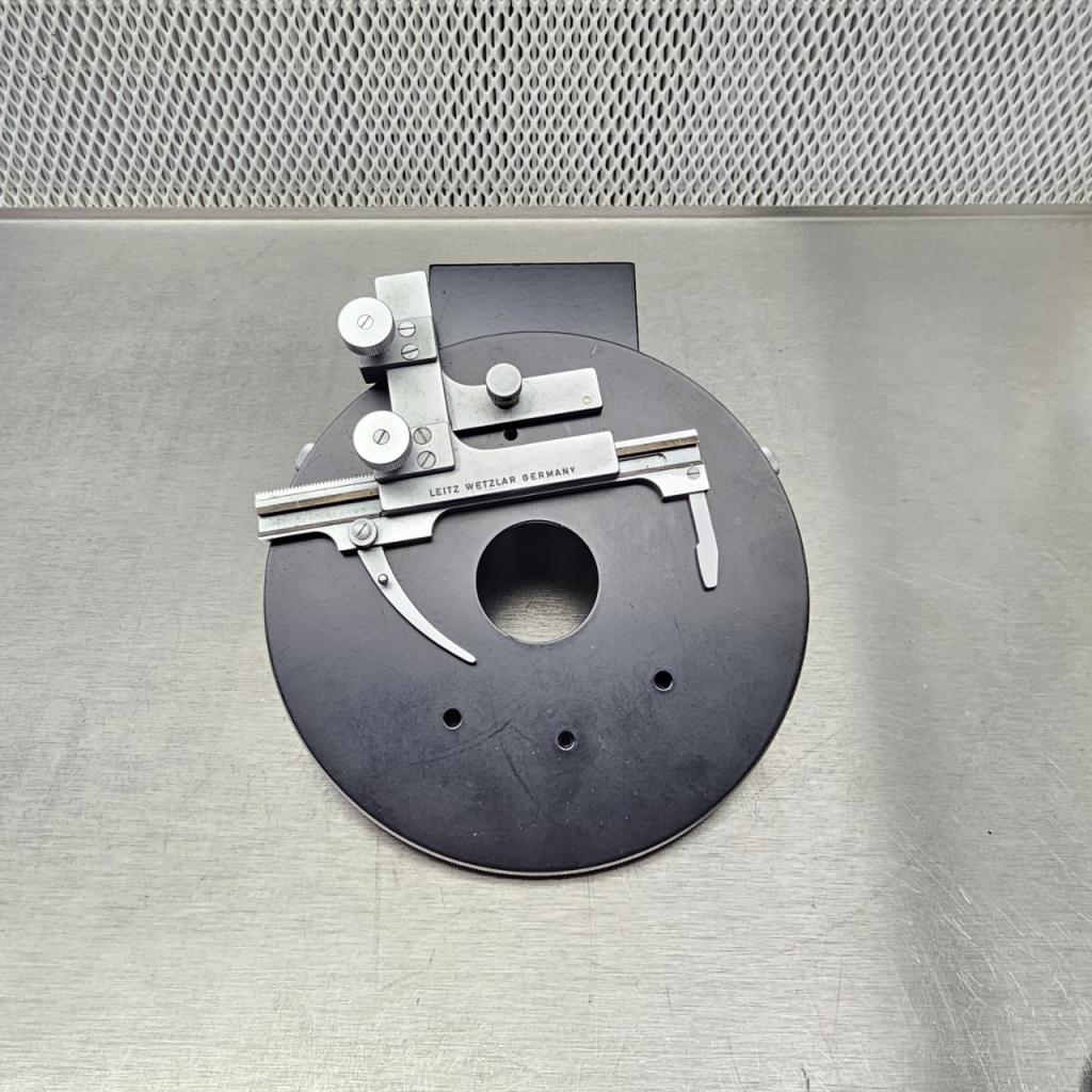 Leitz Welzar circular stage
